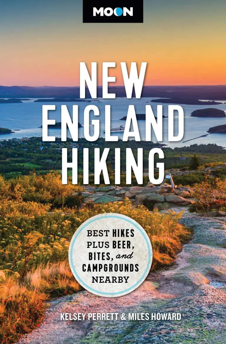 Moon New England Hiking Travel Guide - ROAD TRIP USA